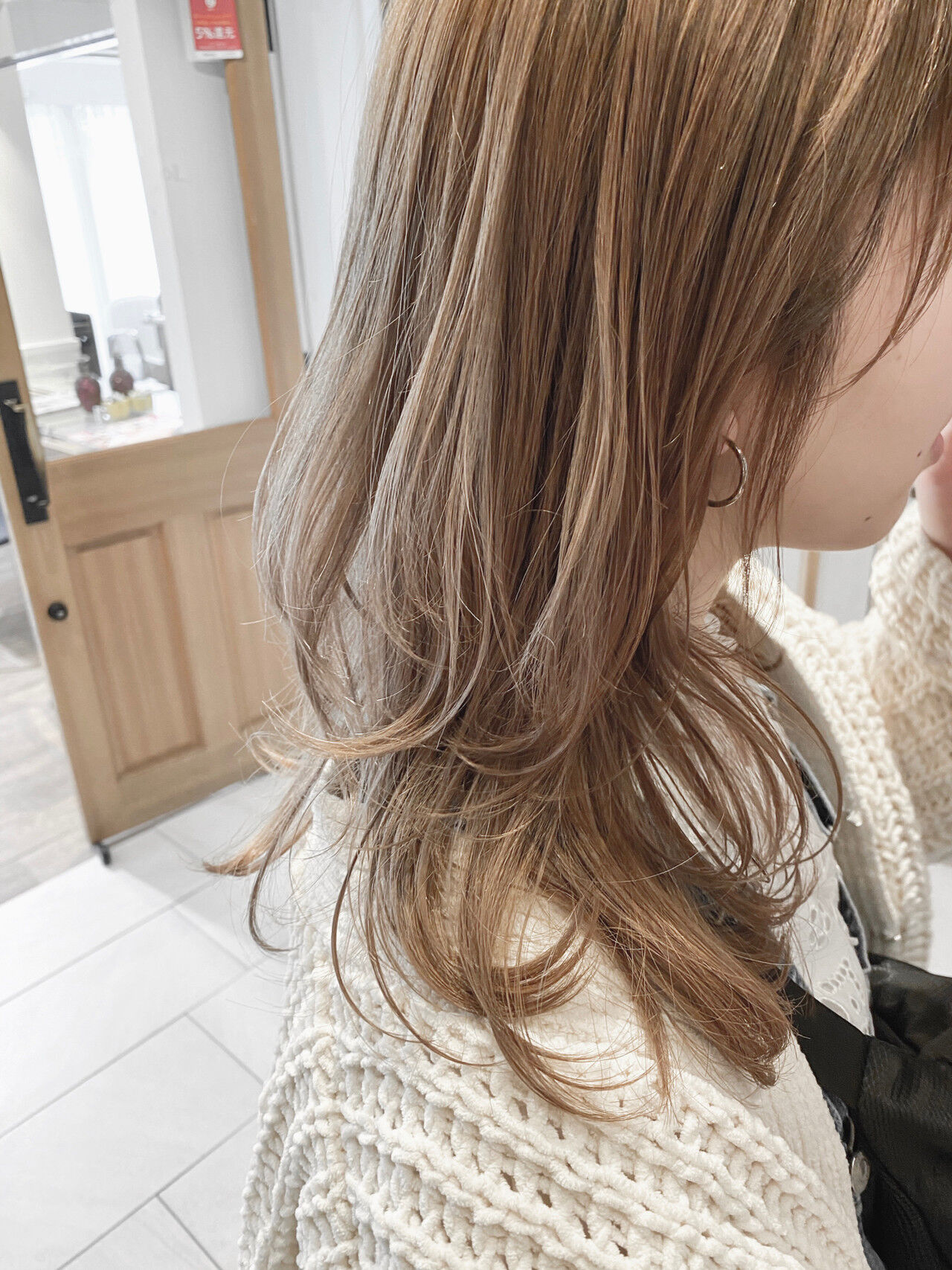 ミルクティー 透明感カラー ナチュラル ハイライト×Neolive CiroL.×タカトリミキ/ Neolive CiroL.×551345 ...